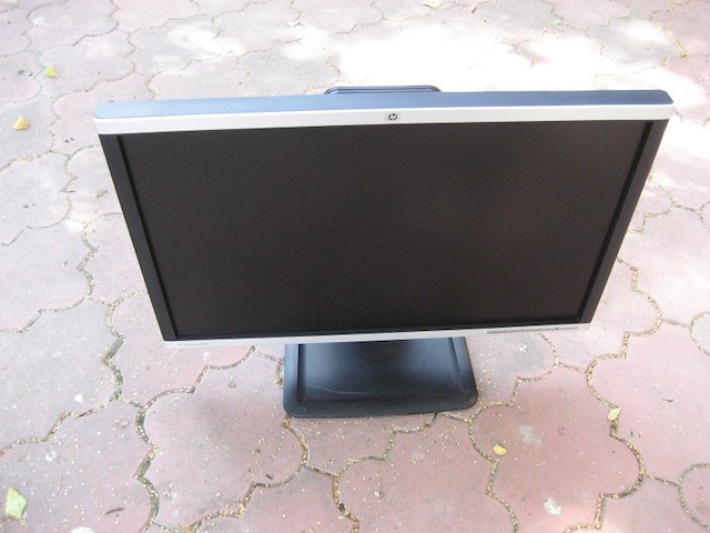 MON88.HP LA2405x odlican monitor 24inca PIVOT