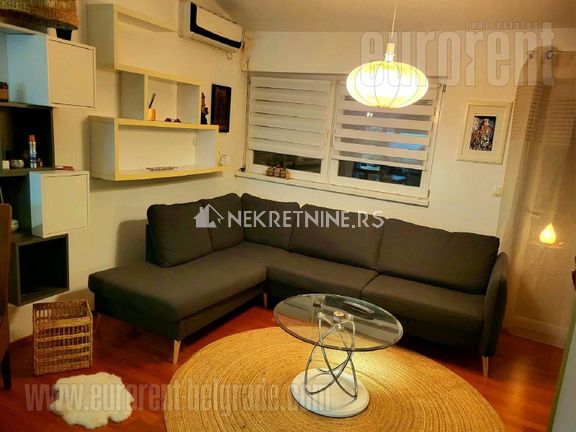 #48437, Izdavanje, Stan, SLAVUJEV VENAC, 650 EUR