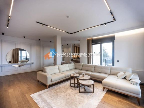 Čukarica, Banovo brdo, 5.0 stan, 232m2, 4000 EUR, ID 50766