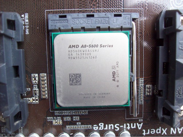 AMD A8-5600 APU 4-Core 3.6GHz Soket FM2