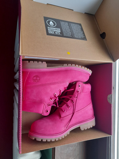 Nove timberland cizme