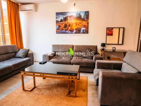 Lux četiri opremljena apartmana u centru ID#4731