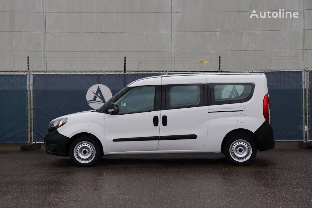 Prodaje se FIAT DOBLO minibus furgon na aukciji