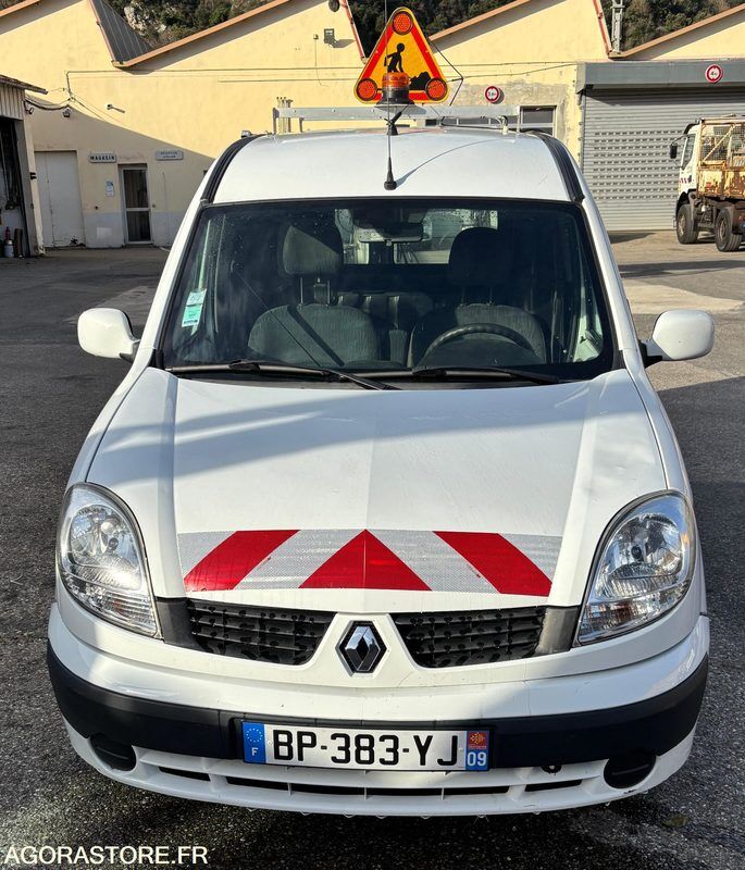 Prodaje se Renault KANGOO laki furgon na aukciji