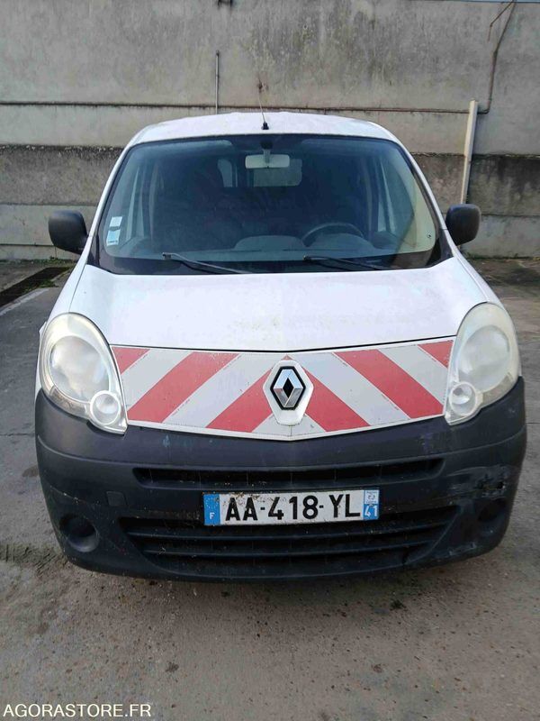 Prodaje se Renault KANGOO laki furgon na aukciji