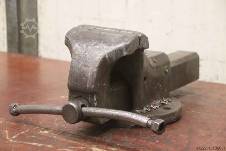 Klupa vise 150 mm
Heuer Front Spannweite 235 mm