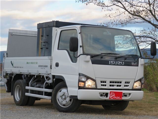 Isuzu ELF kamion s ravnom platformom < 3.5t