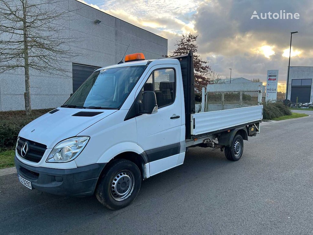 Prodaje se Mercedes-Benz SPRINTER 311 CDI kamion s ravnom platformom < 3.5t na aukciji