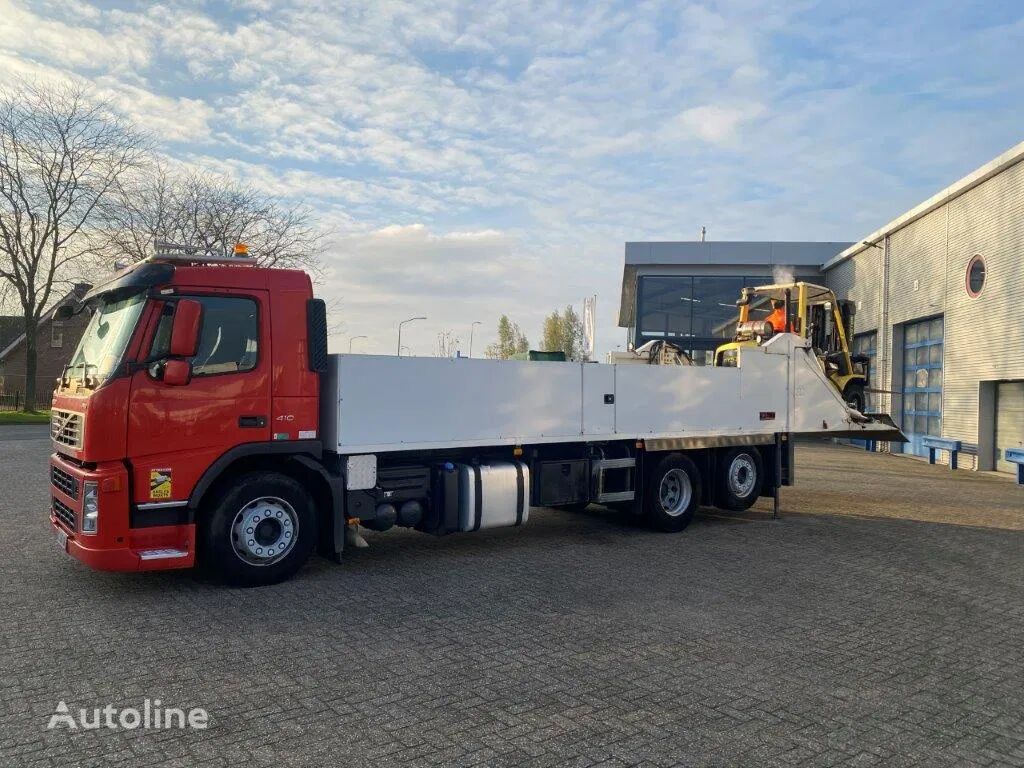 Volvo FM11-410 / RETARDER / MACHINE LIFT / TUV:28-07-2025 / WINCH / RE kamion s ravnom platformom