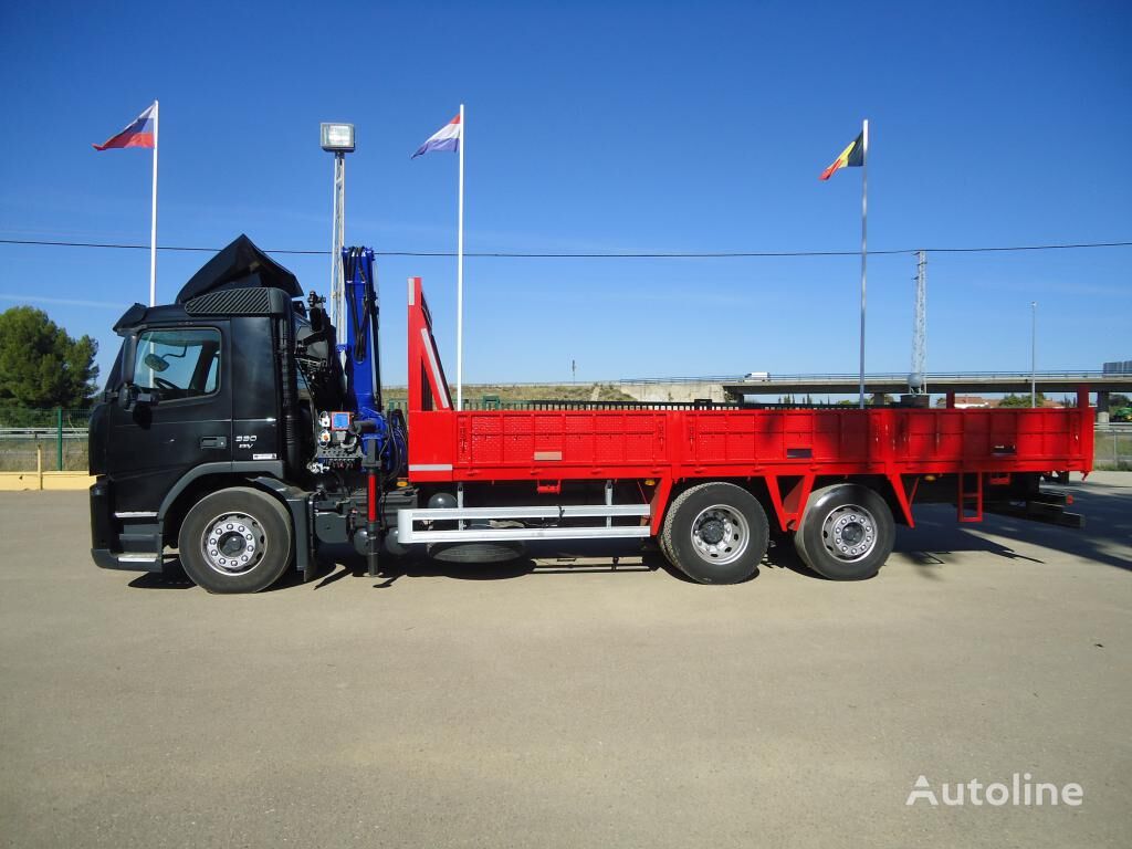 Volvo FM 330 kamion s ravnom platformom