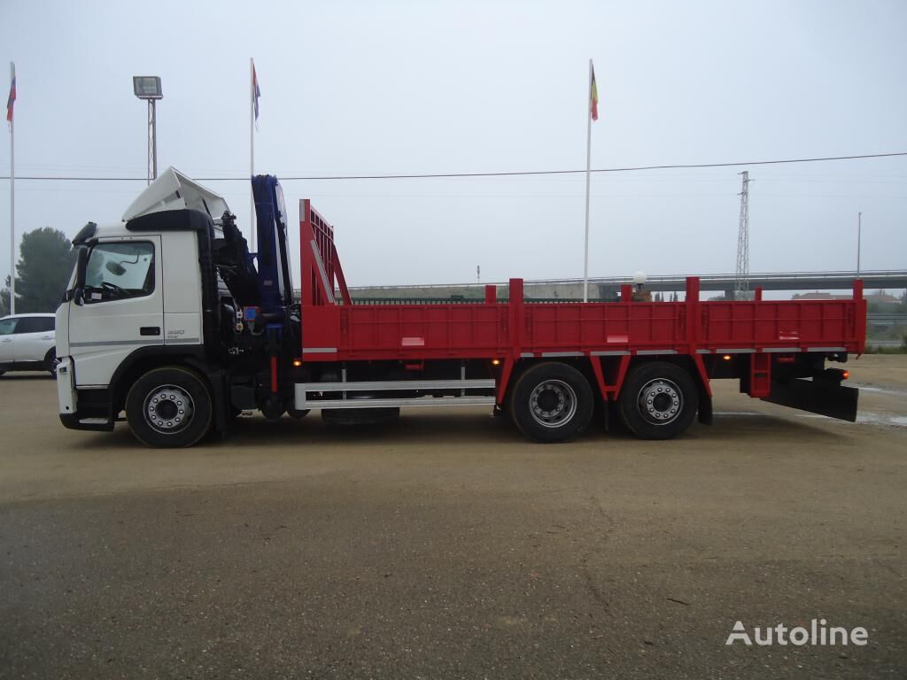 Volvo FM 330 kamion s ravnom platformom