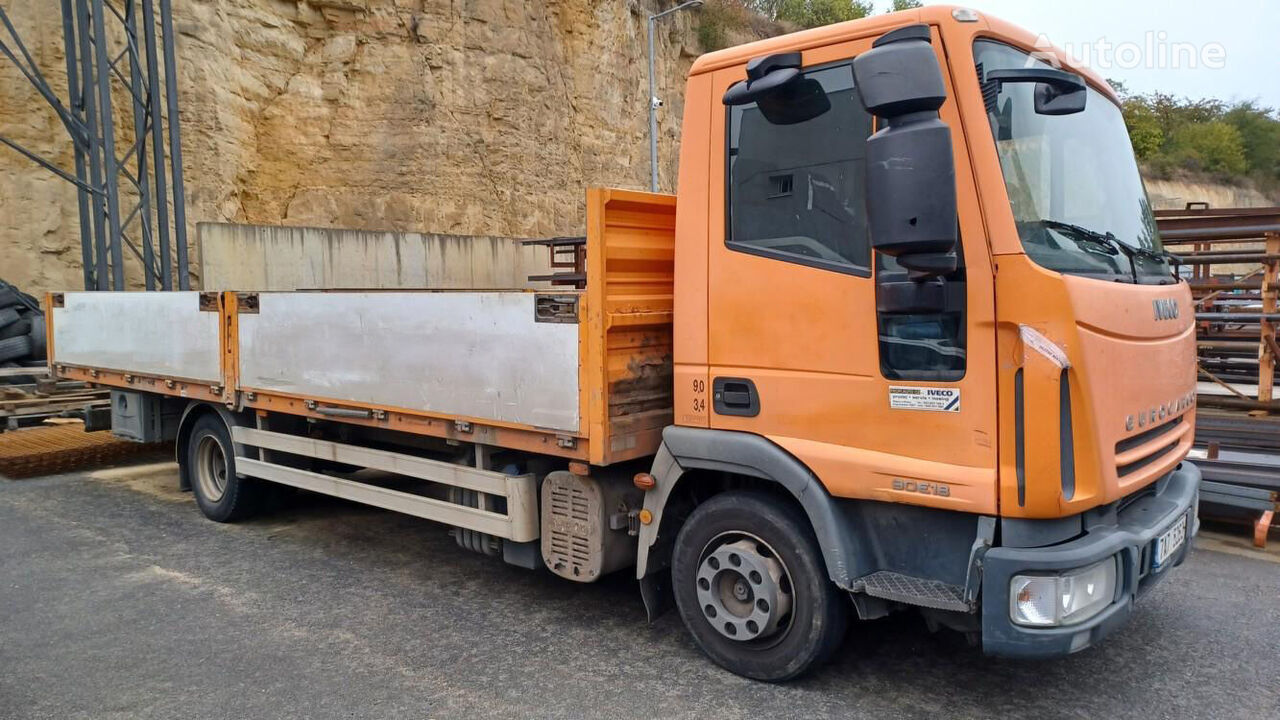 IVECO EUROCARGO ML 90E18 kamion s ravnom platformom