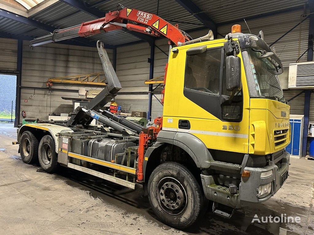 IVECO TRAKKER 350 6x4 HOOKLIFT + CRANE FASSI F120.22 (5/6 F) - *342.00 kamion rol kiper