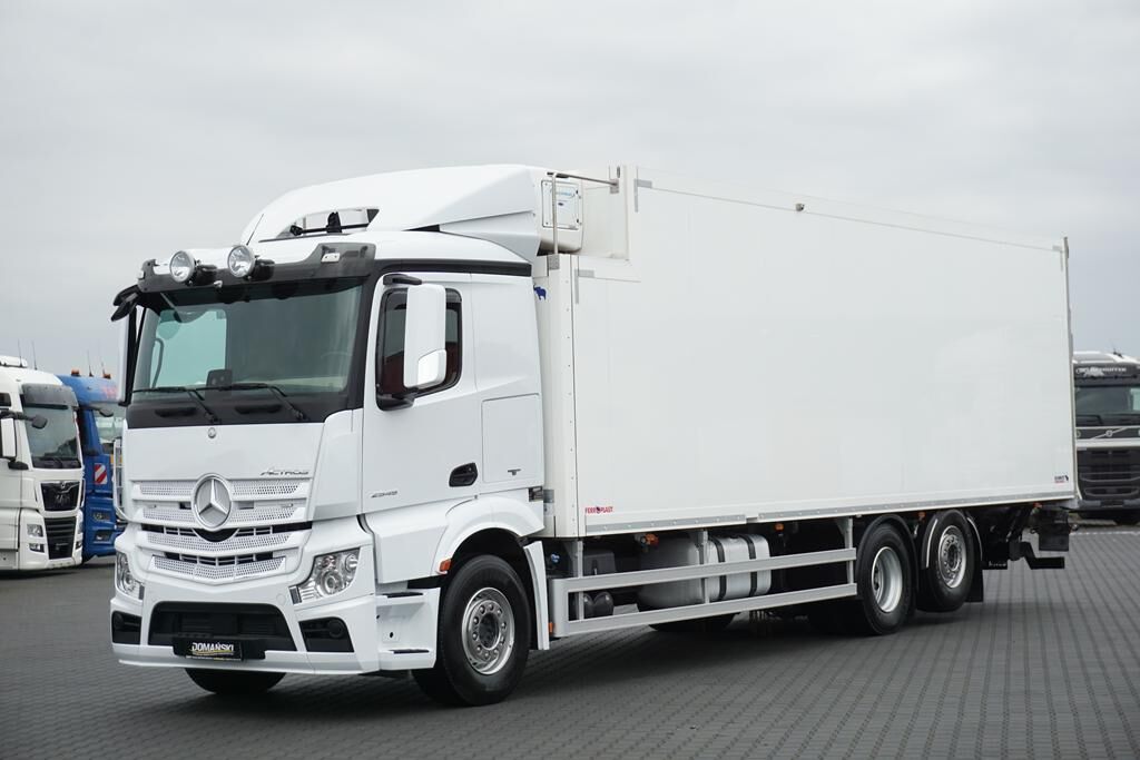 Mercedes-Benz ACTROS / 2545 / EURO 6 / CHŁODNIA + WINDA / 23 PALETY / OŚ SKRĘT kamion hladnjača