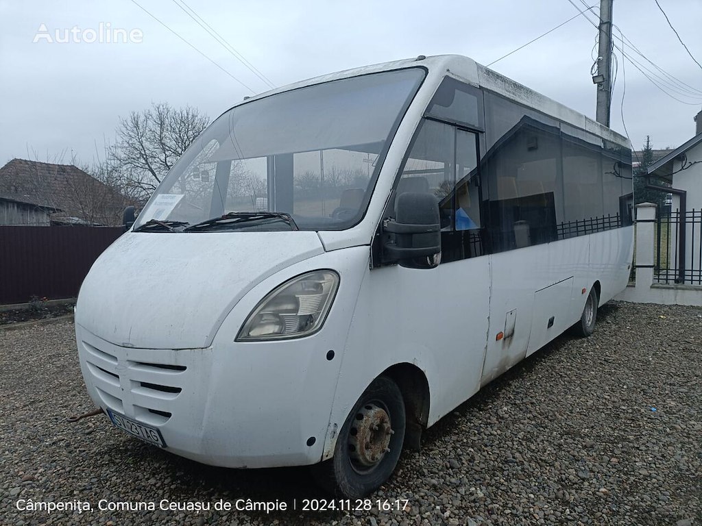 IVECO Daily prigradski autobus