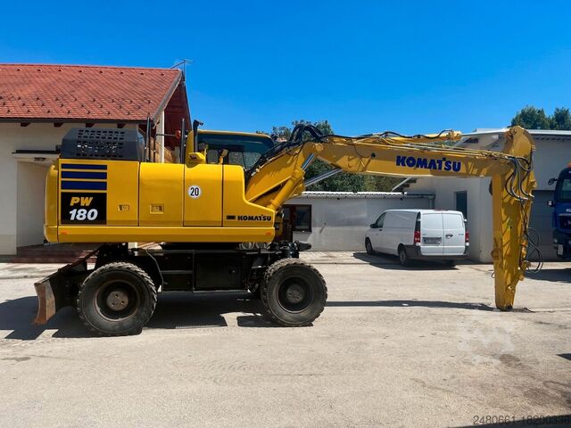 Mobilni bager
Komatsu PW180-11