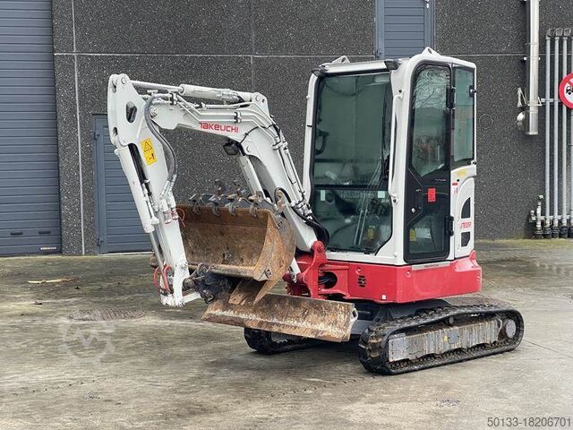 Mini bageri
Takeuchi TB 325 R