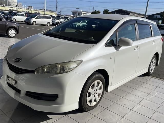 Toyota WISH minivan