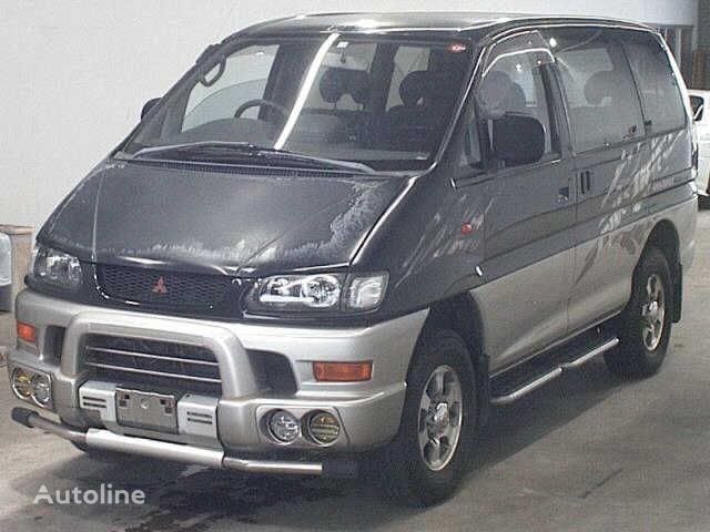 Mitsubishi DELICA SPACEGEAR minivan