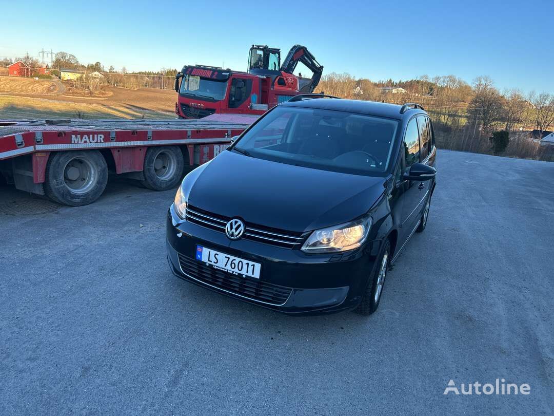 Prodaje se Volkswagen Touran minivan na aukciji