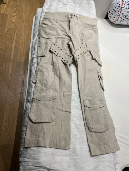 ZARA neobične pantalone
