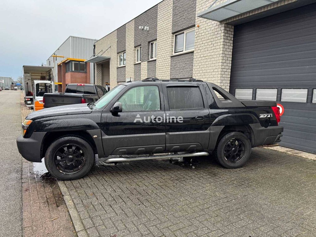 Prodaje se Chevrolet Avalanche Z71 pikap na aukciji