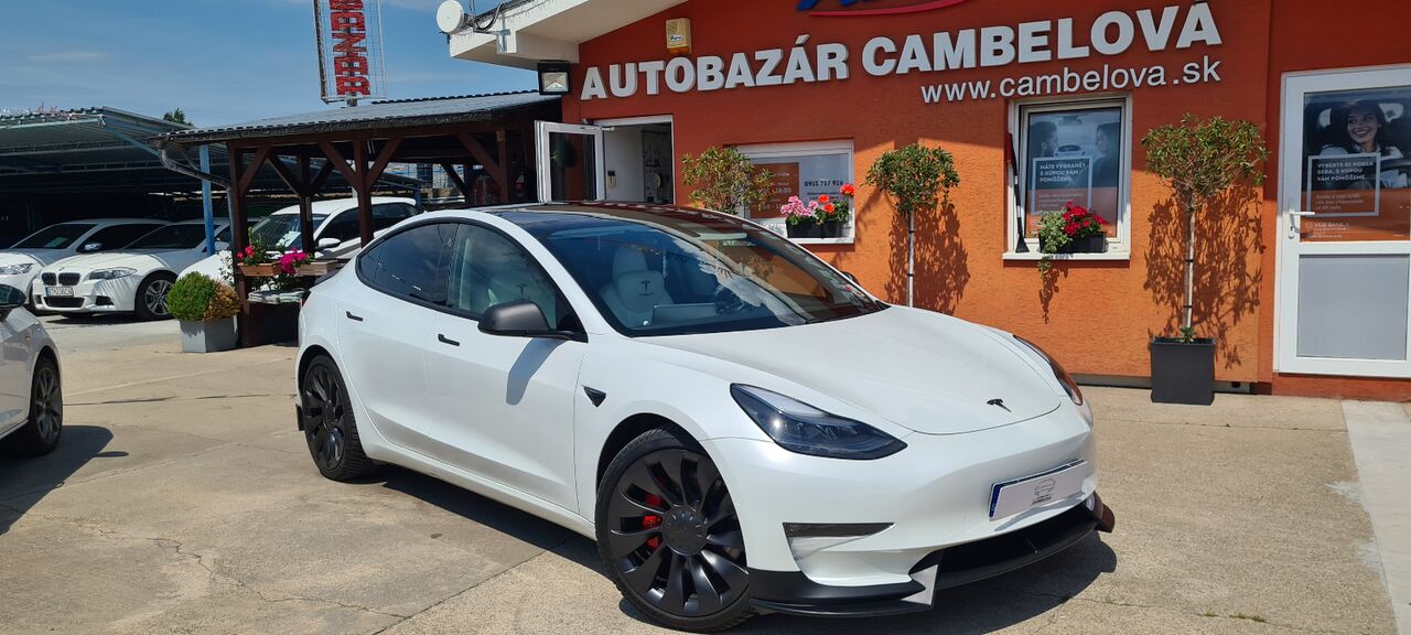 Tesla 3 hečbek