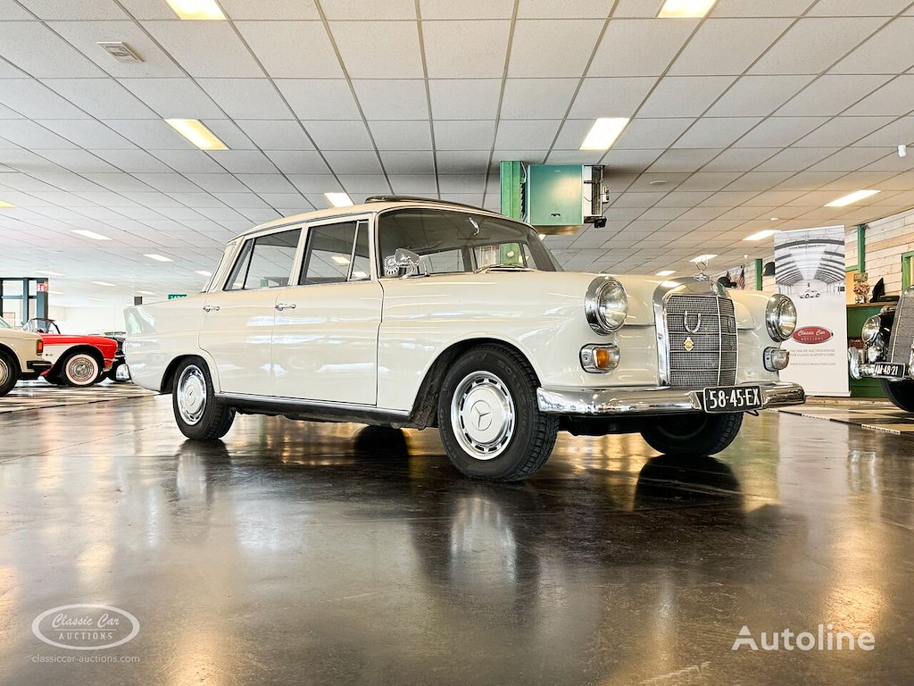 Prodaje se Mercedes-Benz 200 sedan na aukciji