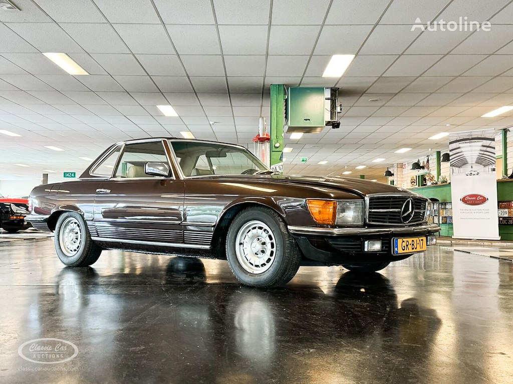 Prodaje se Mercedes-Benz 500 SL sedan na aukciji