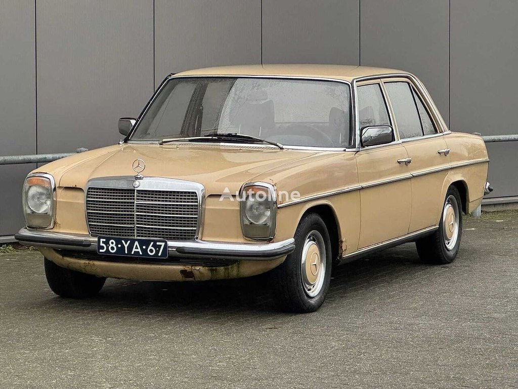 Prodaje se Mercedes-Benz 200-280 (W115) sedan na aukciji