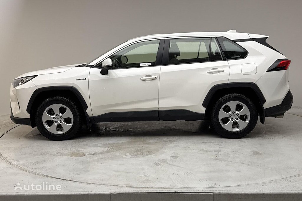 Prodaje se Toyota RAV4 krosover na aukciji