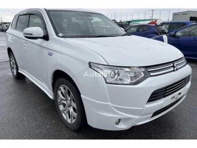 Mitsubishi OUTLANDER krosover