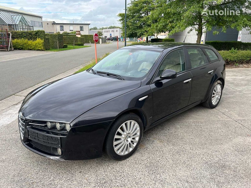 Prodaje se Alfa Romeo 159 karavan na aukciji