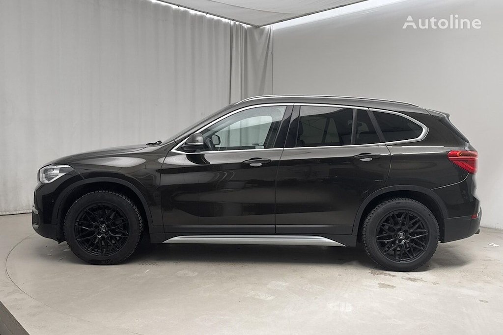 Prodaje se BMW X1 krosover na aukciji