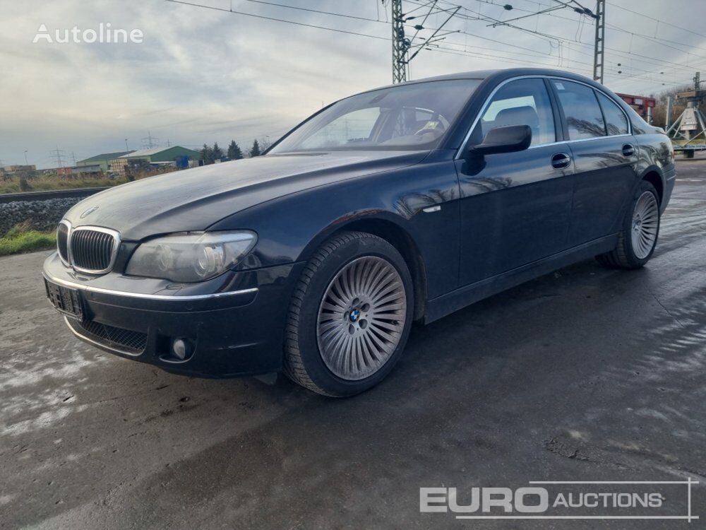 Prodaje se BMW 765 krosover na aukciji