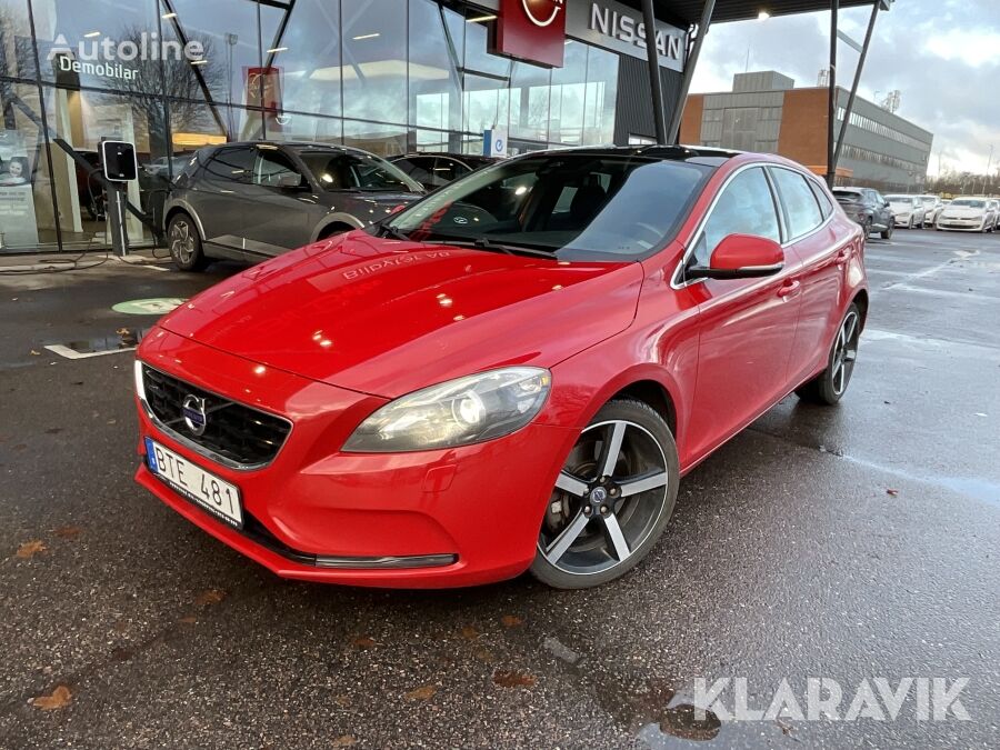 Prodaje se Volvo V40 hečbek na aukciji