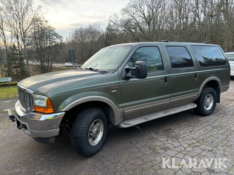 Prodaje se Ford Excursion Limited 7.3 V8 terenac na aukciji