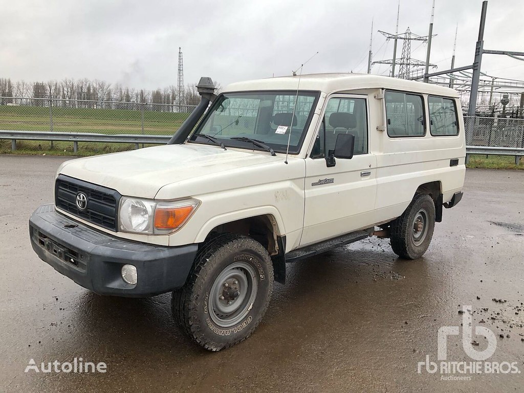 Prodaje se Toyota LANDCRUISER HZJ78 4WD terenac na aukciji