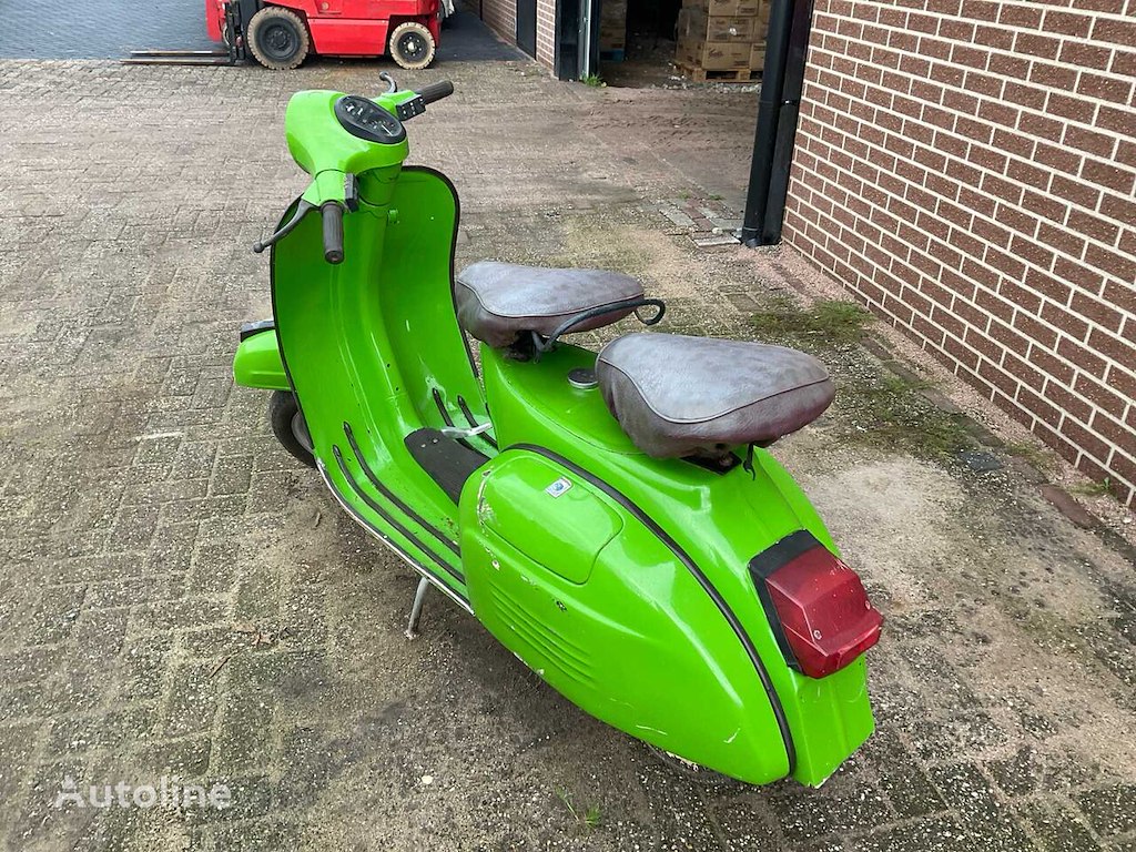 Prodaje se Vespa Piaggio skuter na aukciji