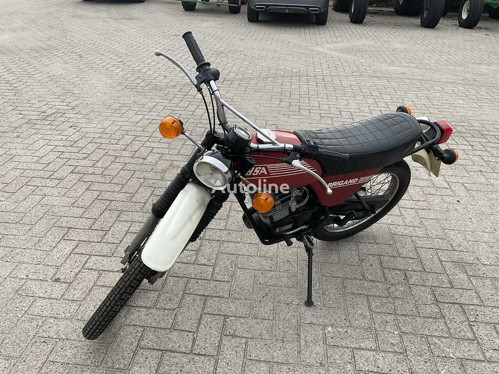 Prodaje se BSA Brigand moped na aukciji