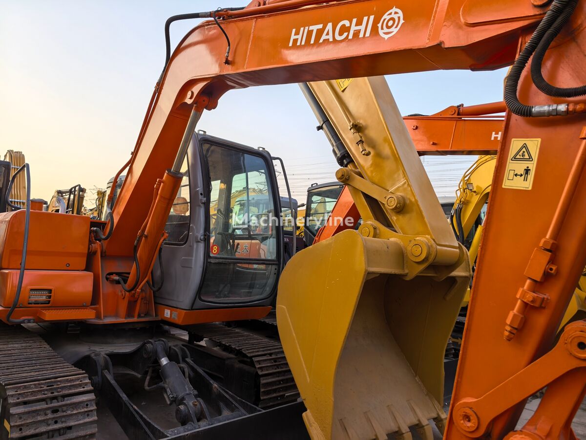 Hitachi EX200 bager guseničar