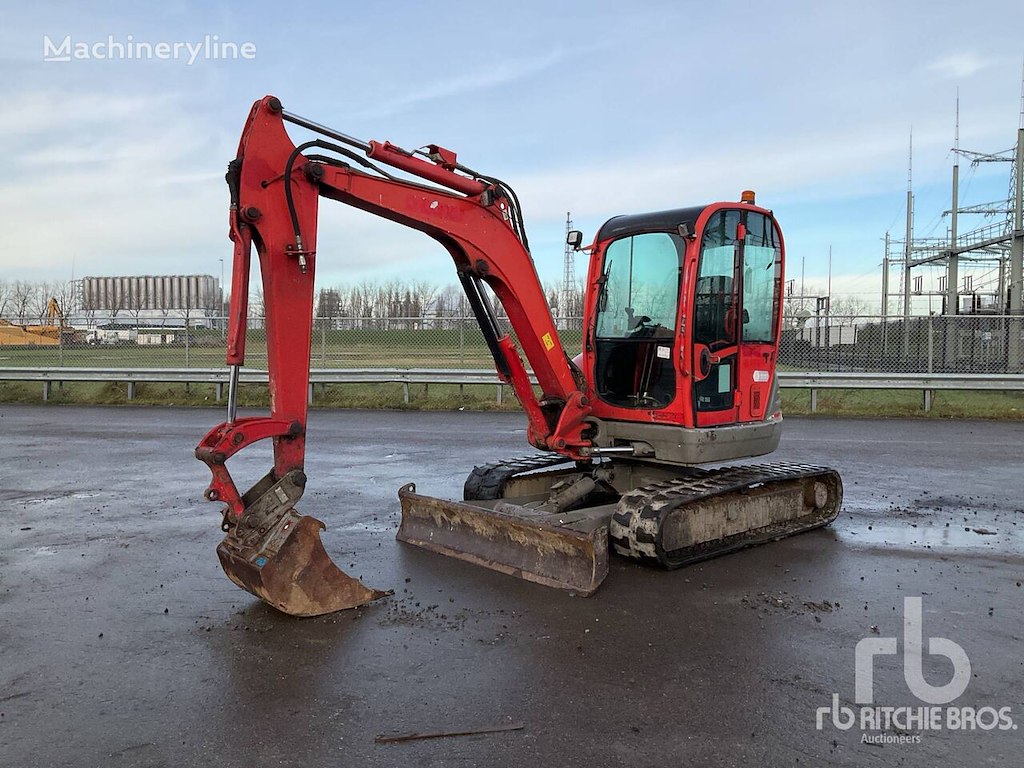 Prodaje se JCB 8050 mini bager na aukciji