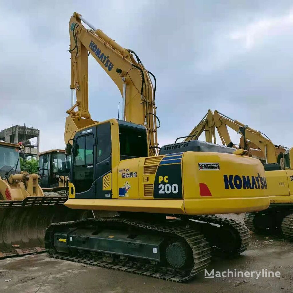 Komatsu PC200-8 bager guseničar