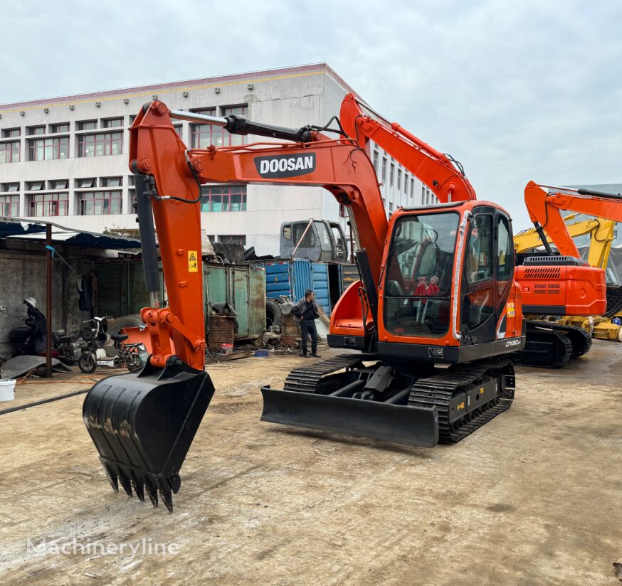 Doosan DX80 bager guseničar