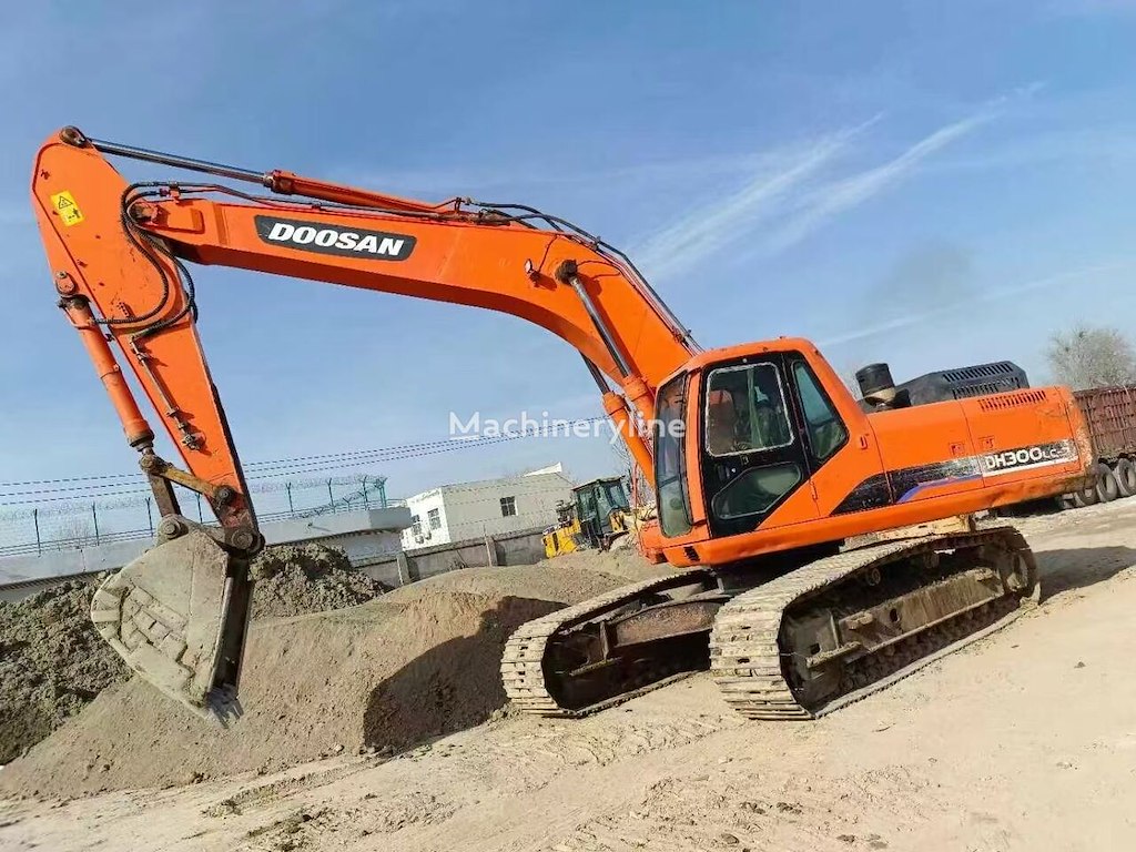 Doosan DH300LC-7 bager guseničar