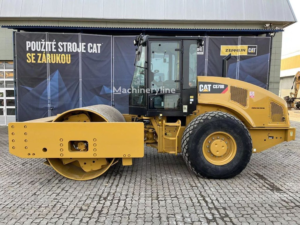 Caterpillar CS78B kompaktor s jednim valjkom