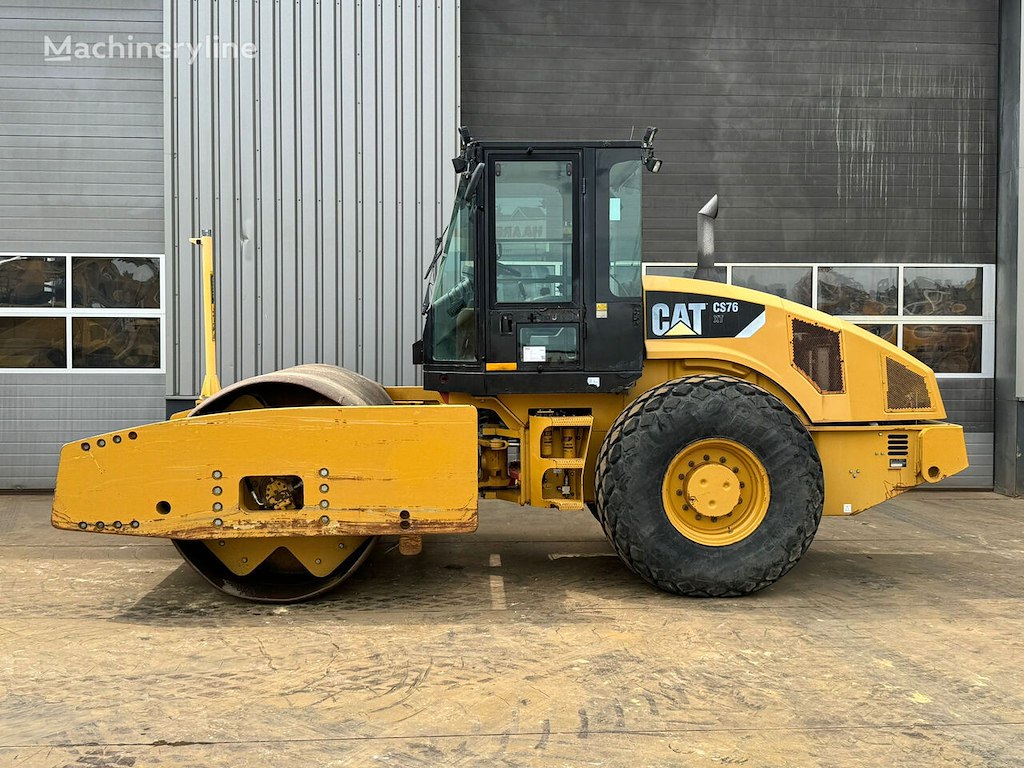 Caterpillar CS76 XT kompaktor s jednim valjkom