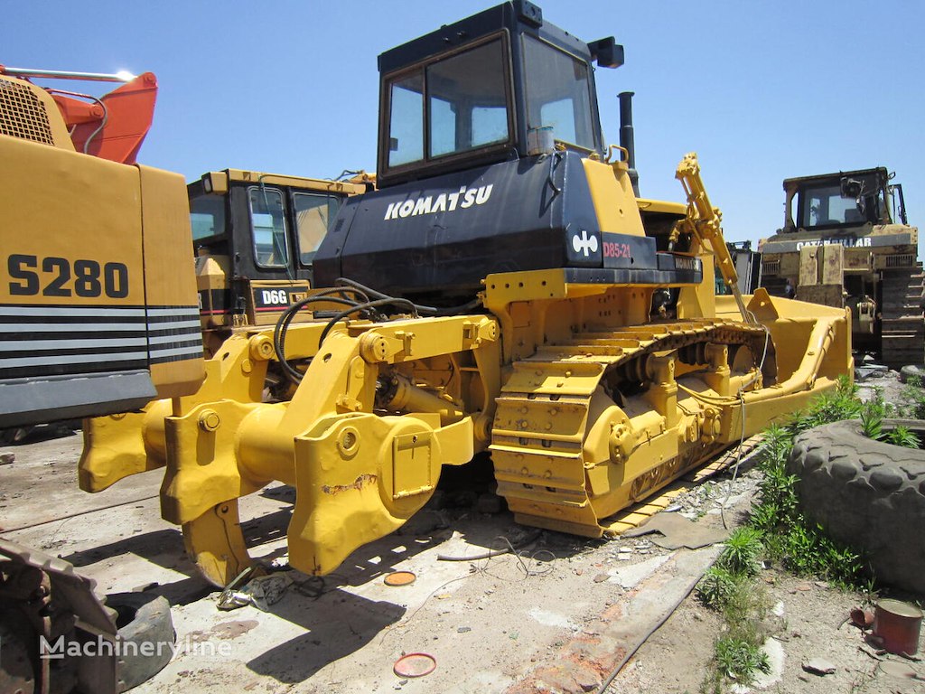 Komatsu D85A21 buldožer