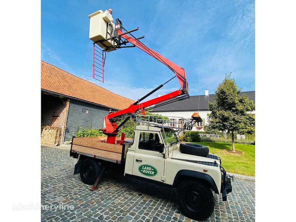 Prodaje se Defender DEFENDER auto dizalicu s korpom na aukciji