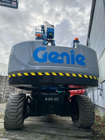 Genie S85KSC Dizel teleskopski bum lift
Genie S-85 XC